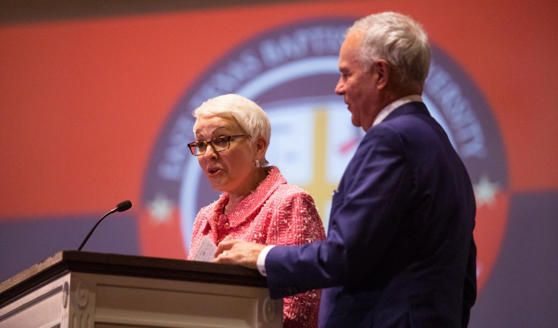 ETBU honors Steve and Penny Carlile at Sam B. Hall, Jr. Lecture Series ...