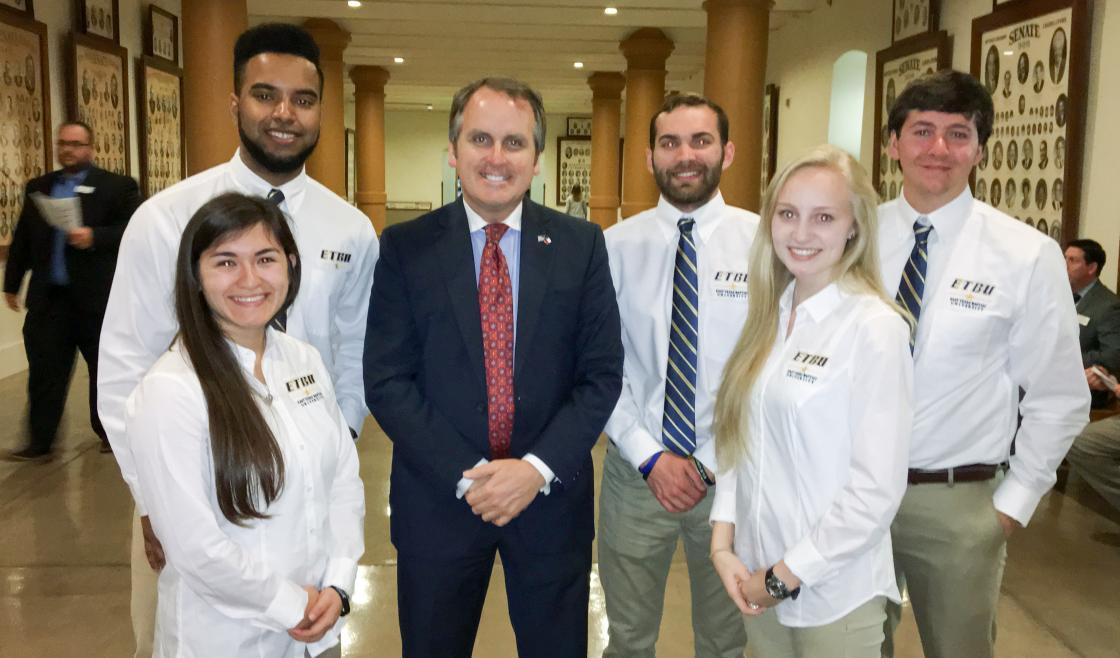 ETBU students say ‘thank you’ at the state capitol | East Texas Baptist ...