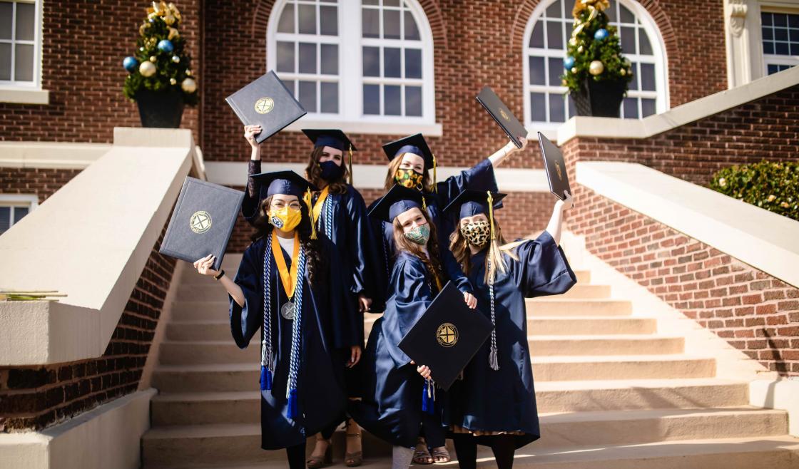 ETBU CELEBRATES FALL 2020 GRADUATES AT COMMENCEMENT SERVICES | East ...