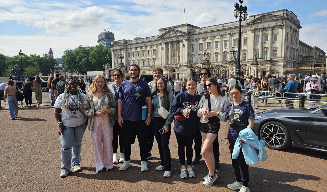 ETBU Students Embark on Global Study and Serve Trip to London | East ...