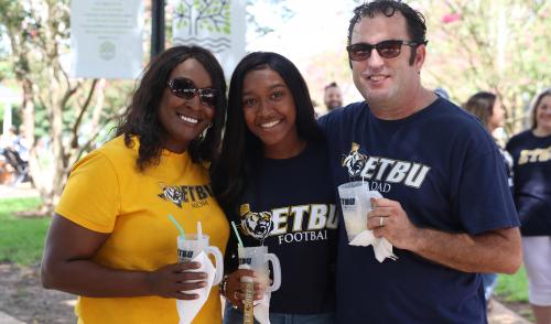 ETBU welcomes families to the Hill for annual Family Weekend fellowship ...